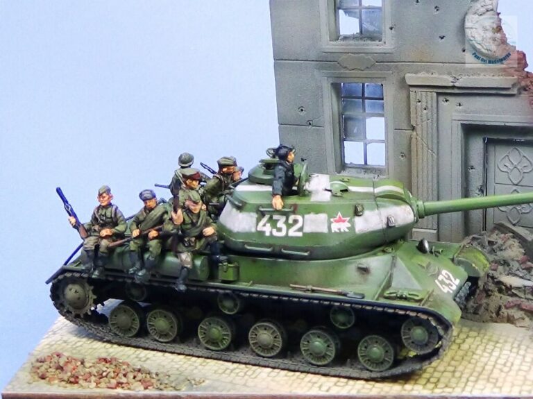 JS-2 Heavy Tank – Soviet Steamroller