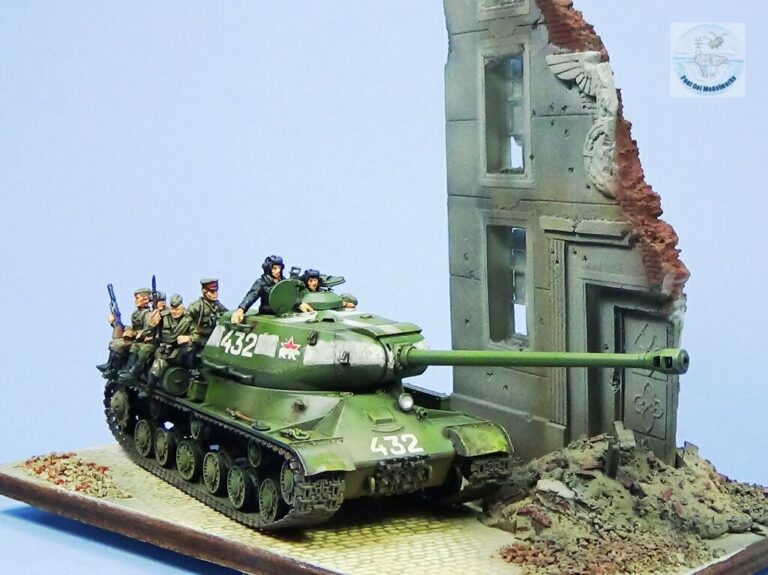 JS-2 Heavy Tank – Soviet Steamroller