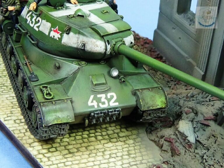 JS-2 Heavy Tank – Soviet Steamroller