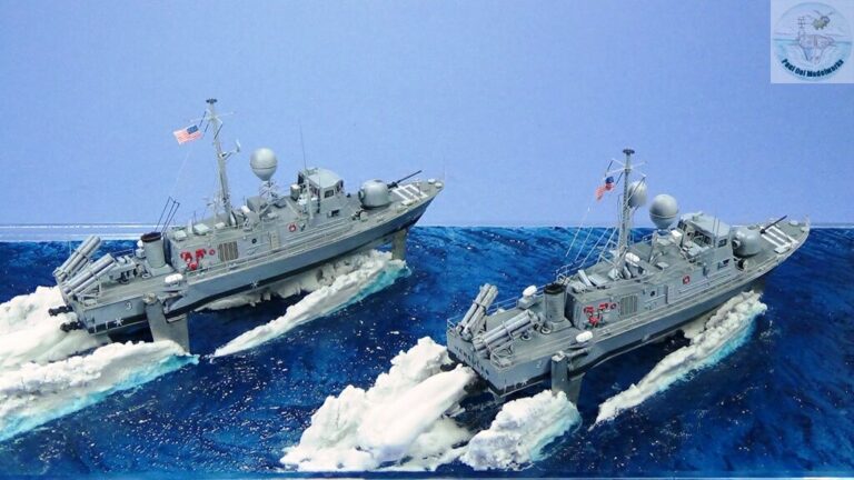 Full Speed Ahead! USS Hercules (PHM-2) & USS Taurus (PHM3) at the ...