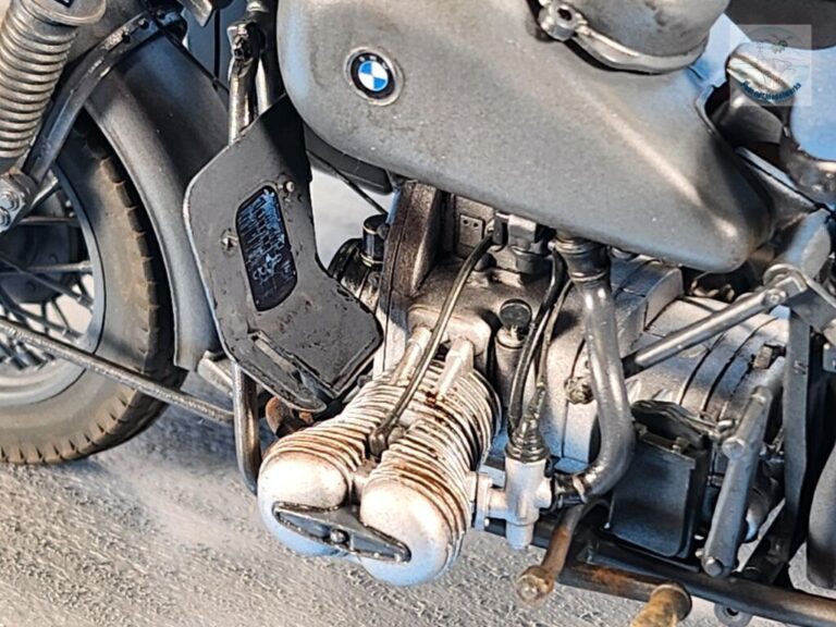 BMW R75 Motorbike and Sidecar – The Wehrmacht’s War Horse